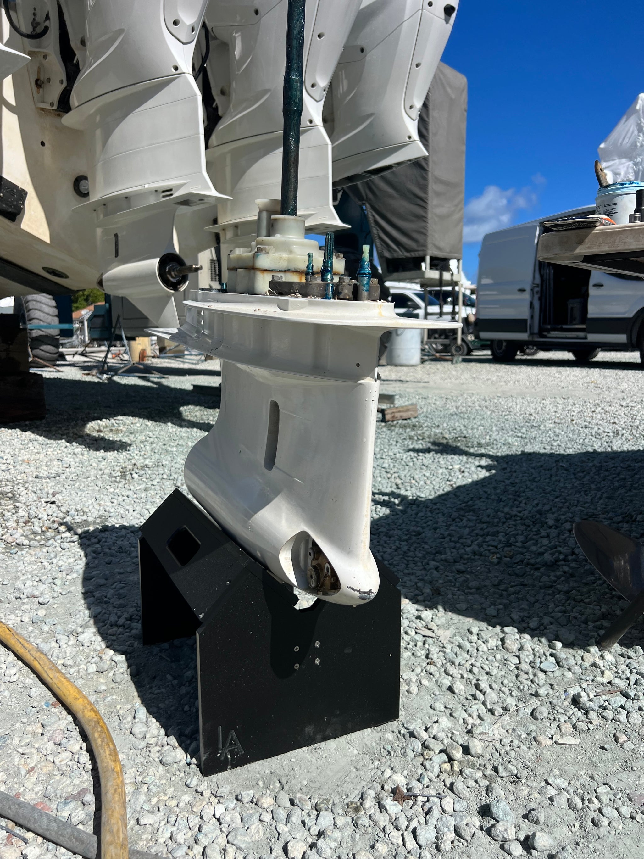 UNIVERSAL LOWER UNIT STAND FOR OUTBOARD(BLACK) – LA Boat Works